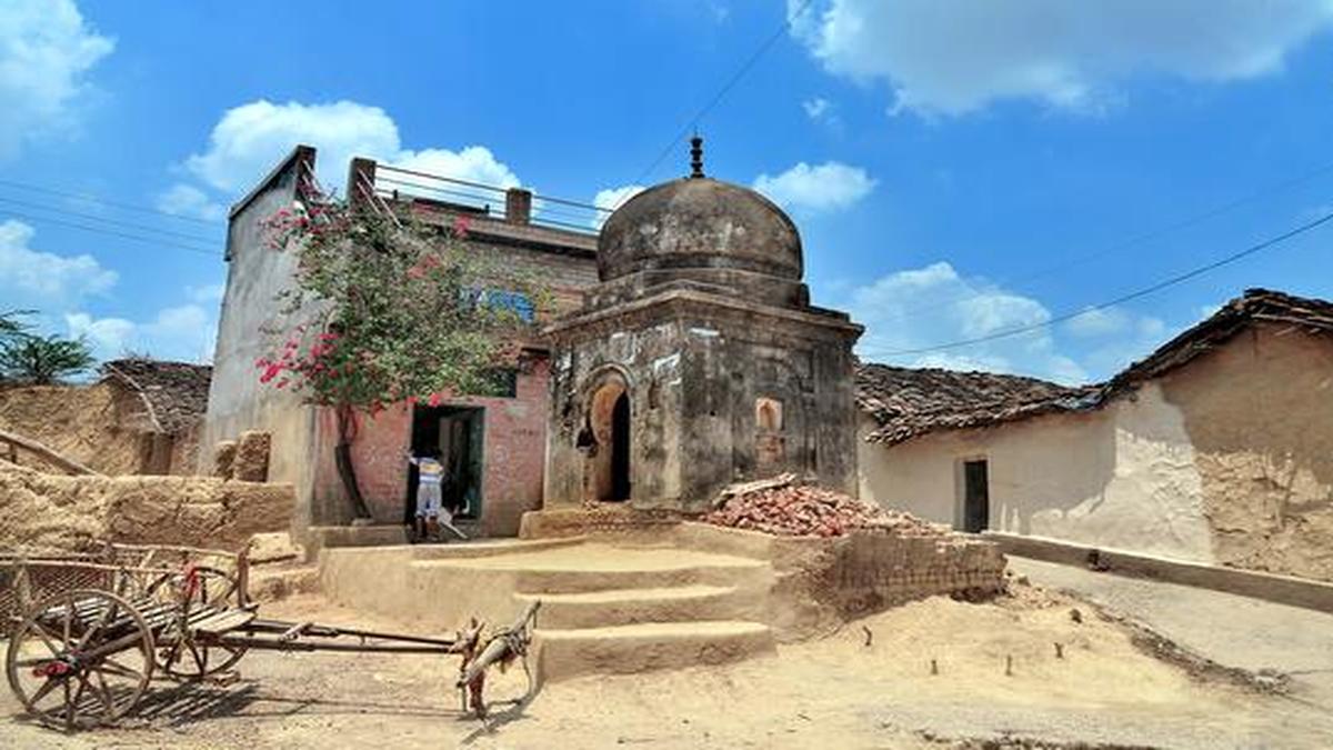 Volleball comes to the rescue of Goyara Mugali in Bundelkhand - The Hindu