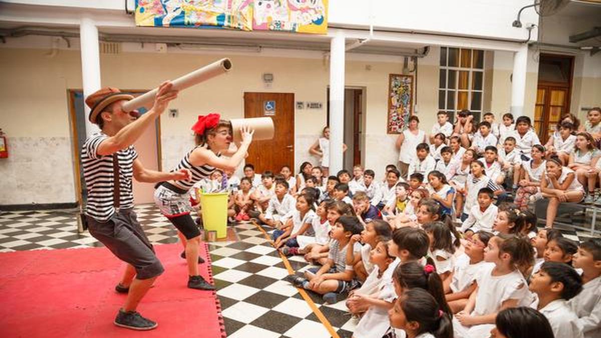 In Argentina, a circus where clowns teach how to recycle waste - The Hindu