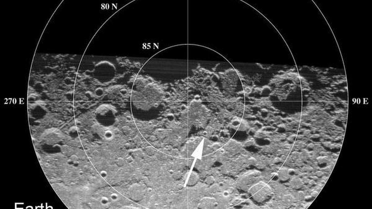 Moon may be rusting along poles, suggest images sent by Chandrayaan-1 ...