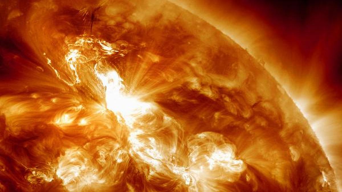 NASA satellites recreate solar eruption in 3D - The Hindu