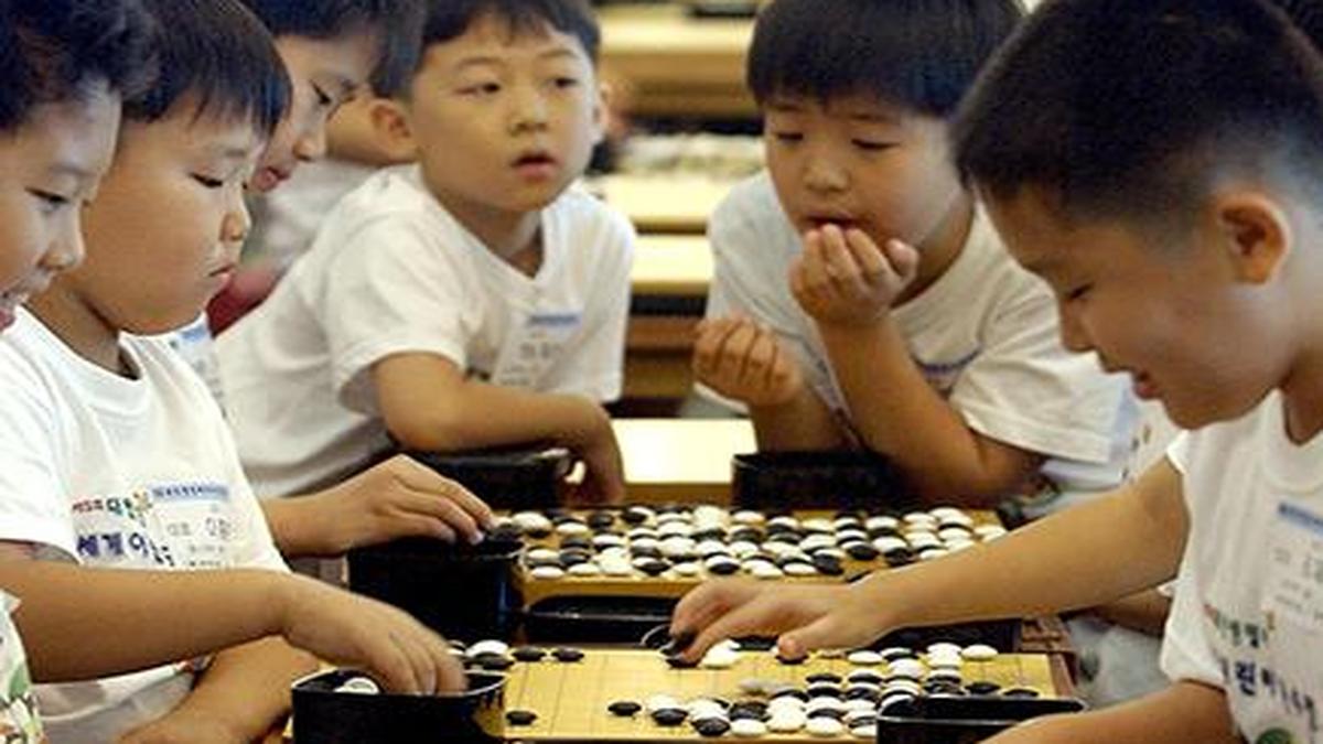Self-taught programme beats humans at Go game - The Hindu