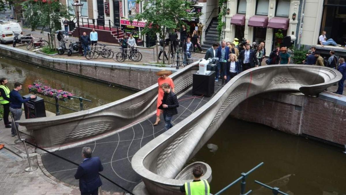 World’s first 3D-printed steel bridge opens to public in Amsterdam ...
