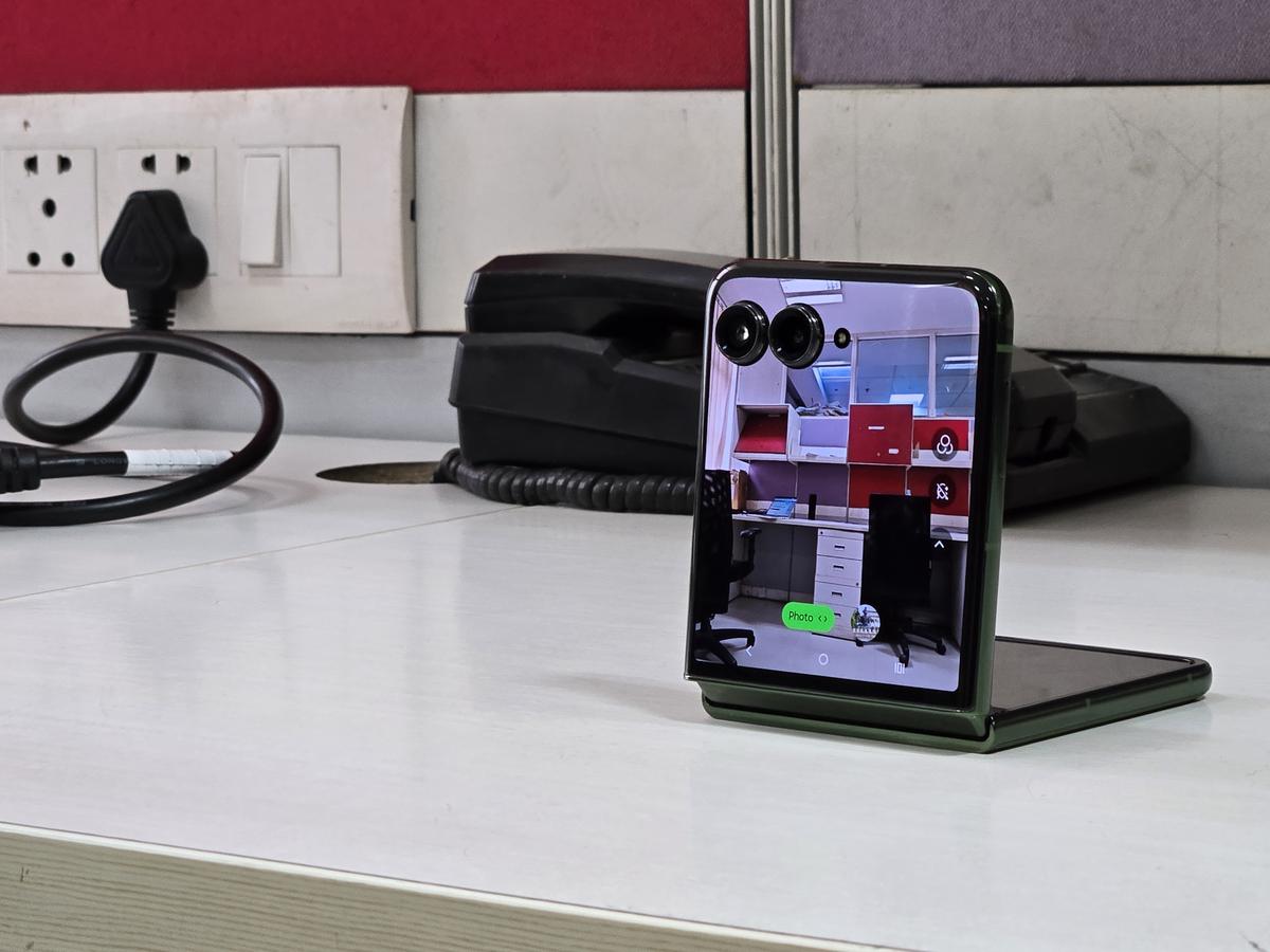 Motorola Razr 50 Ultra Review: A blend of nostalgia, innovation, and ...