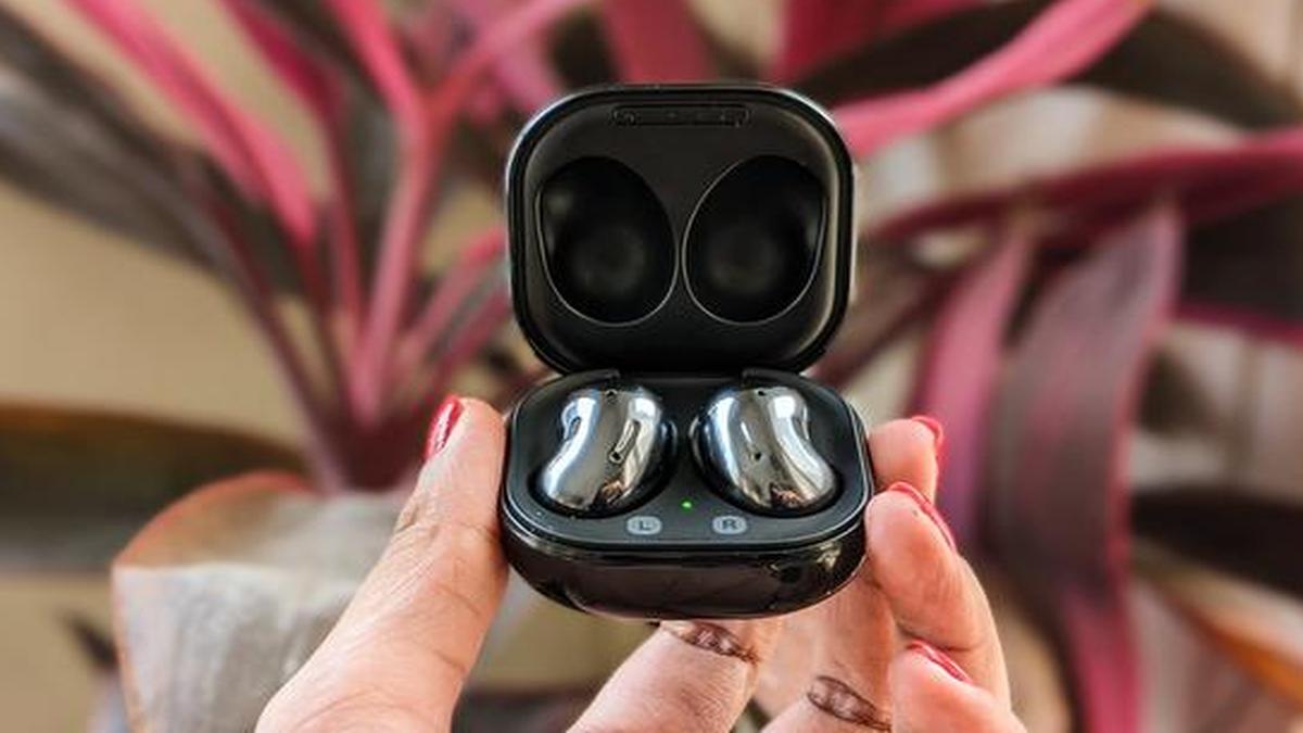 Samsung Galaxy Buds Live review: Disruption in design and performance ...