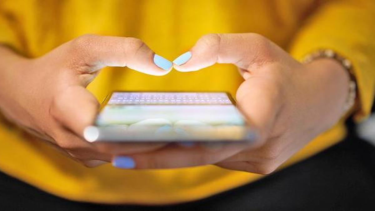 Over 50 crore Indians now use smartphones, 77% on Internet - The Hindu