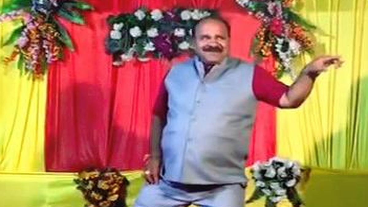 Dancing uncle busts a move and ‘Fire And Blood’ calls to GoT fans - The ...