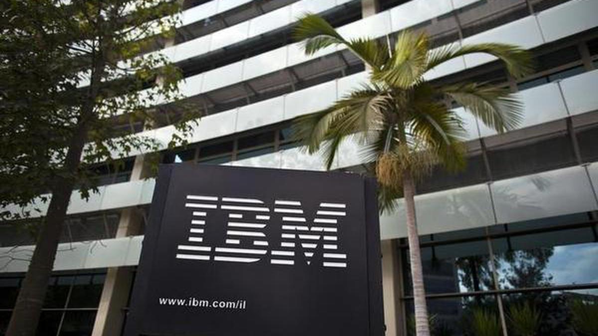 IBM unveils 2-nanometre chip technology for faster computing - The Hindu