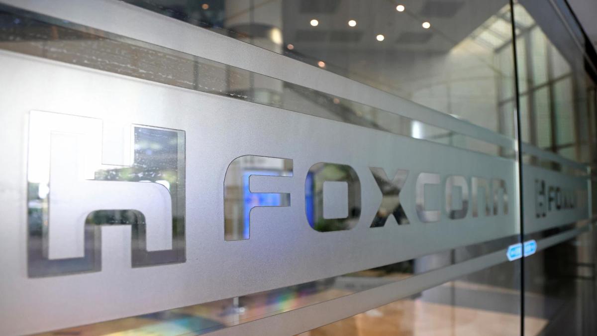 Vietnam gives Foxconn unit licence for $270 mln plant to produce ...