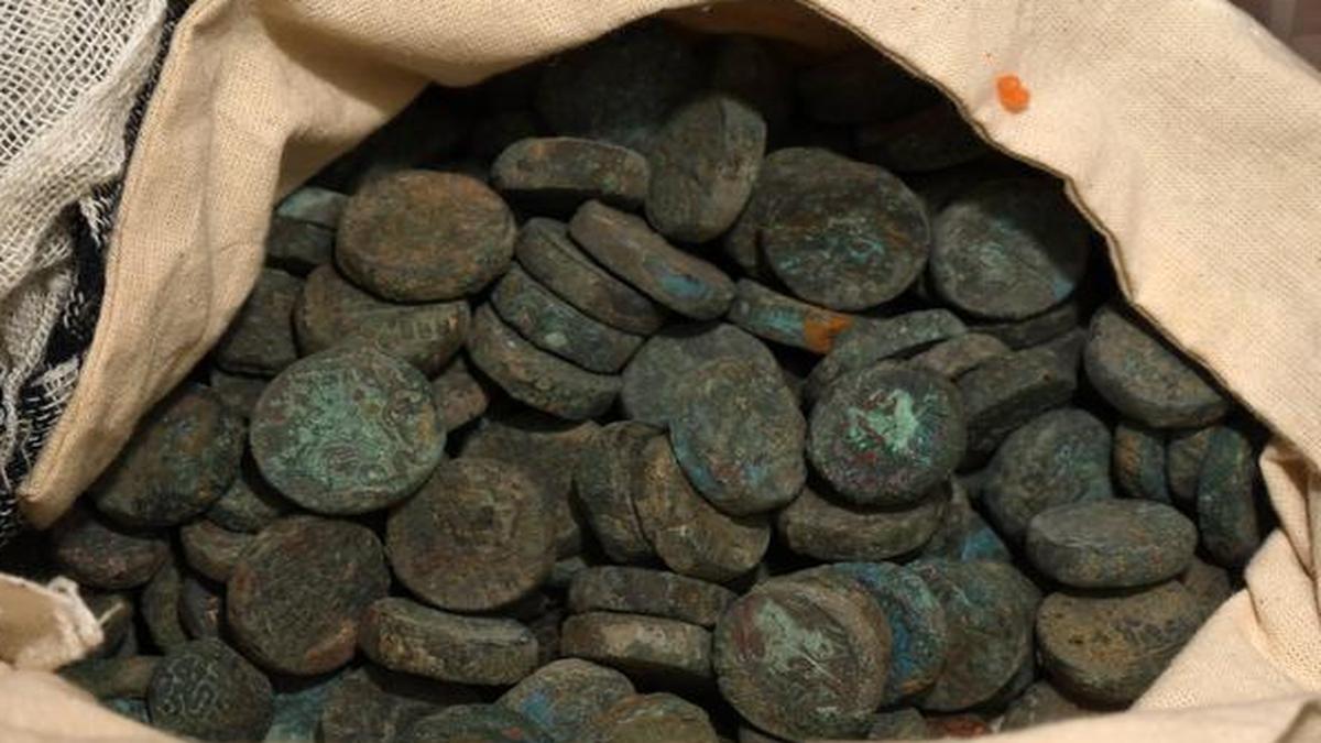 Treasure in a clay pot: The buried copper coins of Delhi's Khirki ...
