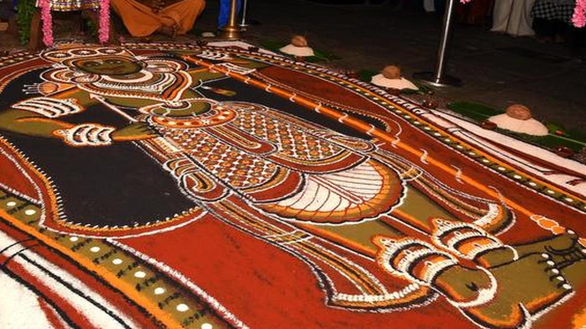 Kalamezhuthu: When art is integral to ritual - The Hindu