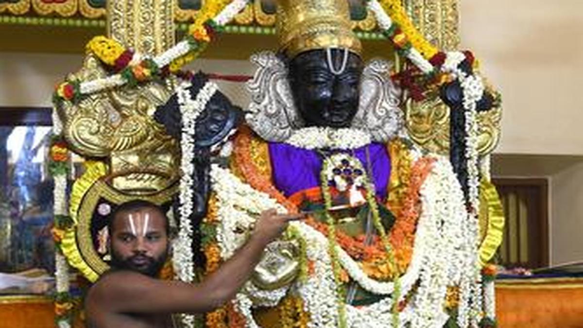 This octogenarian has seen Athivaradar in both centuries - The Hindu