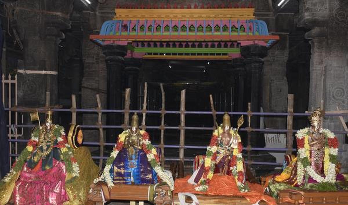 Azhwars on Varadaraja - The Hindu