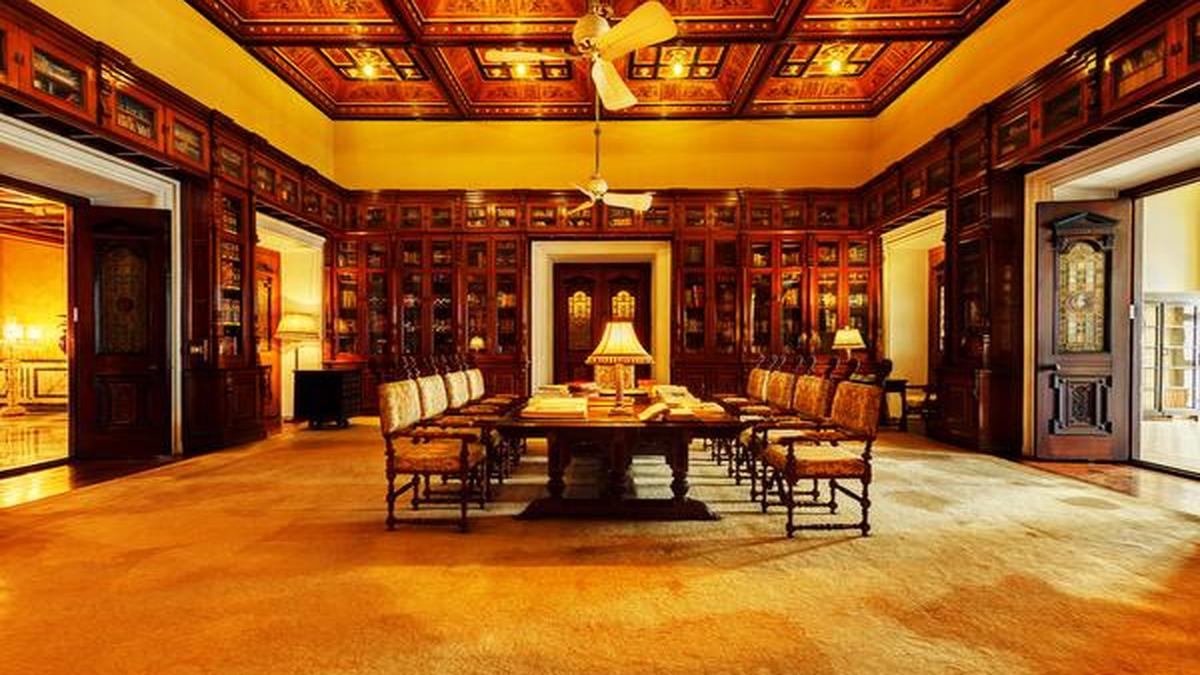 Falaknuma Palace: Turning the pages of history - The Hindu