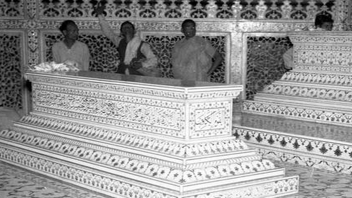 Mystery of anonymous graves - The Hindu