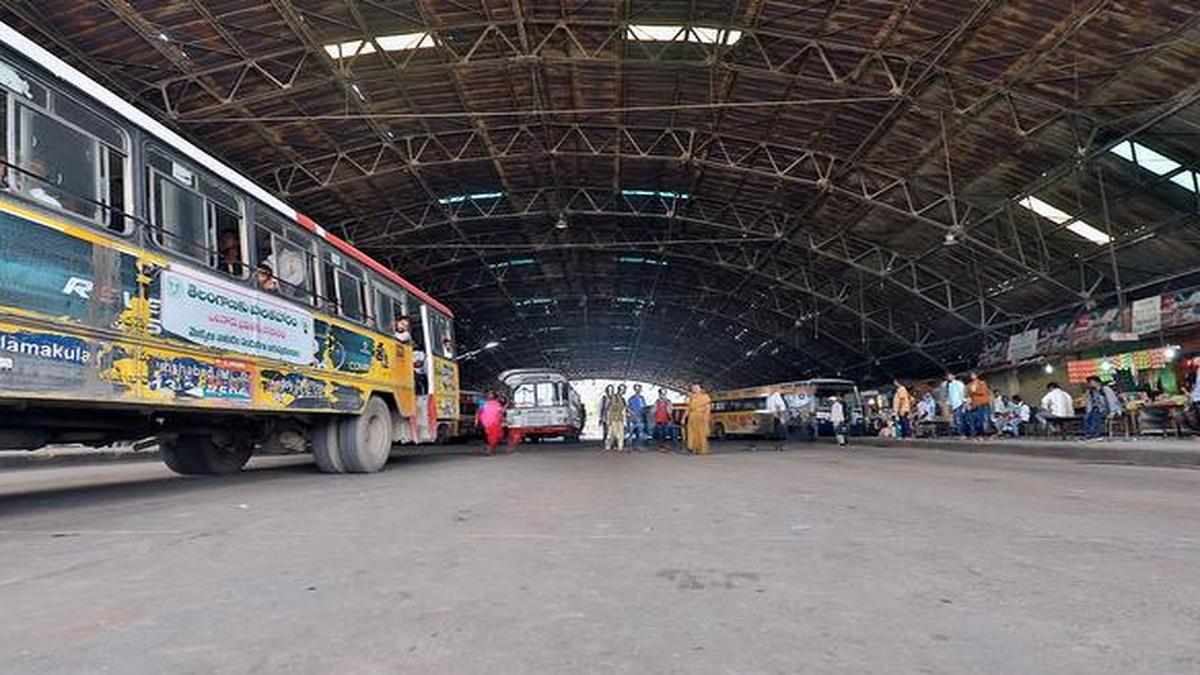 Gowliguda bus stand: The secular marvel near Musi - The Hindu