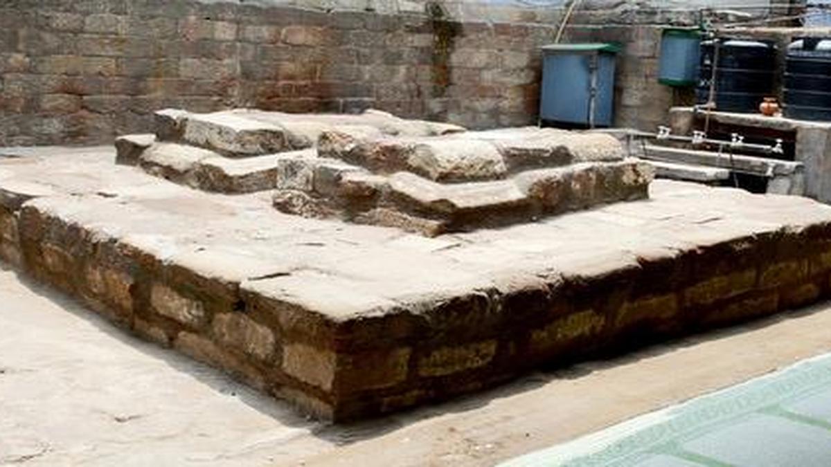 Mystery of a grave - The Hindu