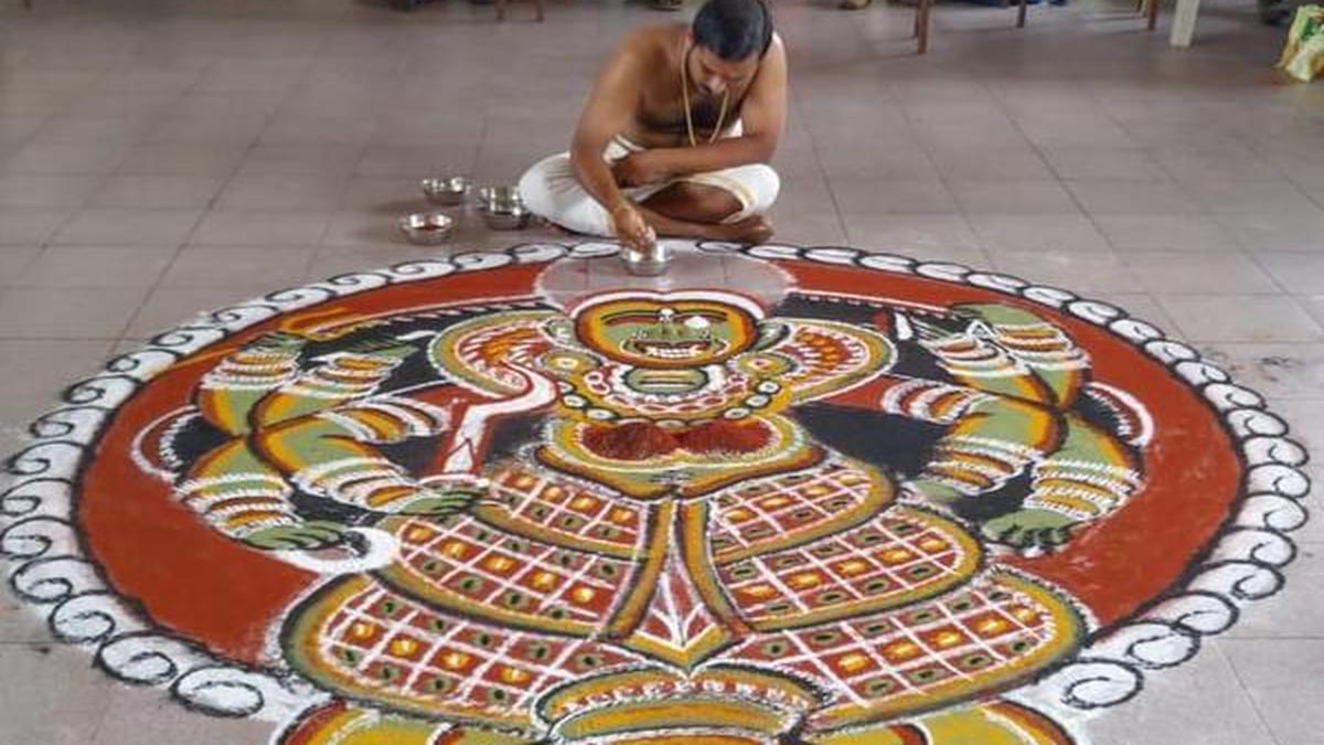 More colour to the ancient art of Kalampattu - The Hindu