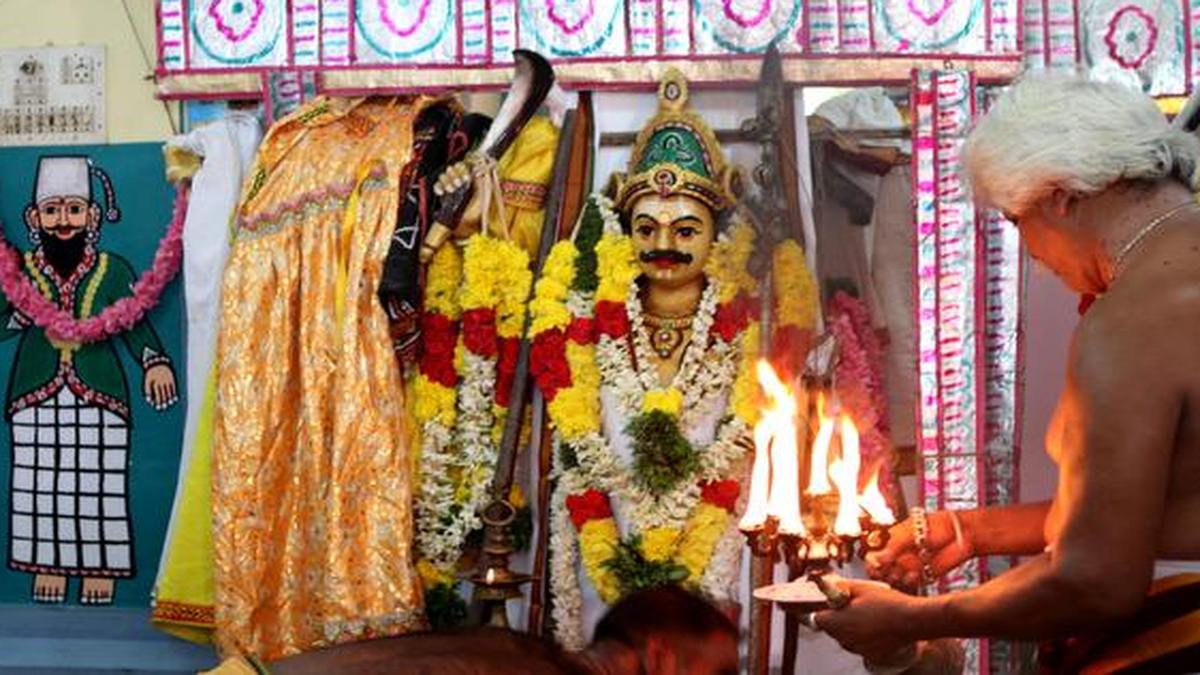 Kunjali Maraikkayars — bold adventurers - The Hindu