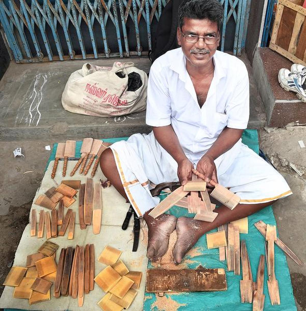 Meet Chinnappa, who makes wooden combs for a living - The Hindu