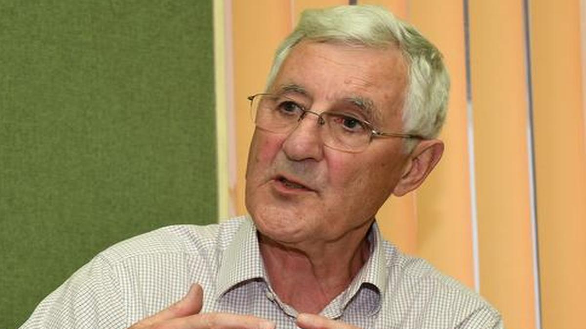 Mike Brearley on cricket and the art of gentle authority - The Hindu