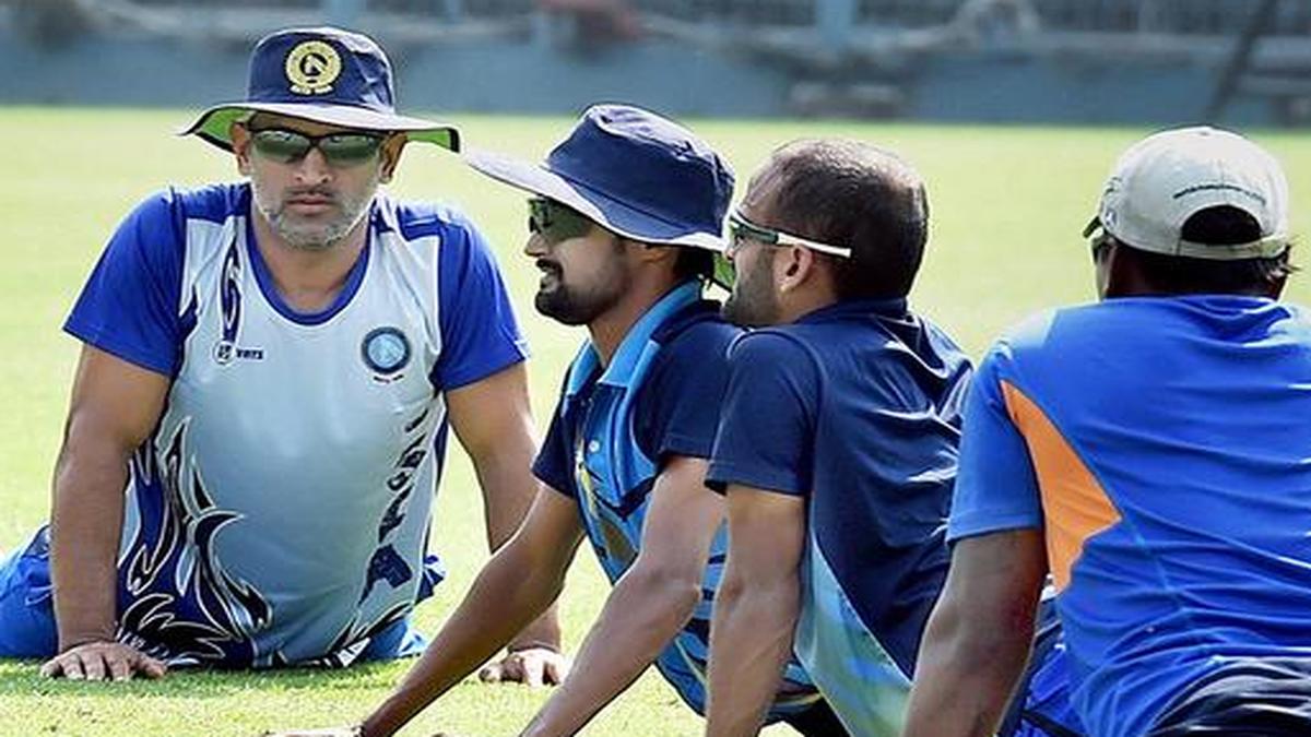 Dhoni in his new avatar — that of the mentor - The Hindu