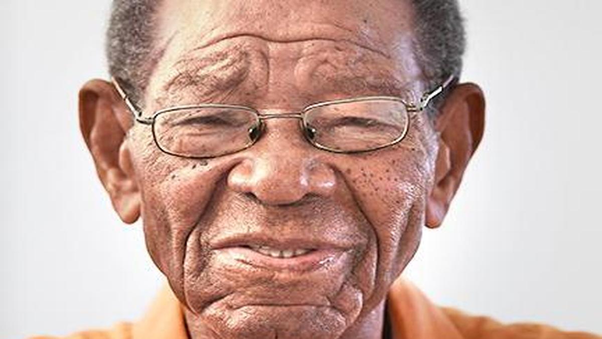West Indies cricket legend Everton Weekes dies, aged 95 - The Hindu