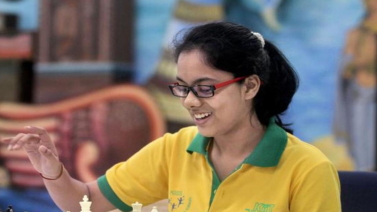 Saina surprises Vijayalakshmi - The Hindu