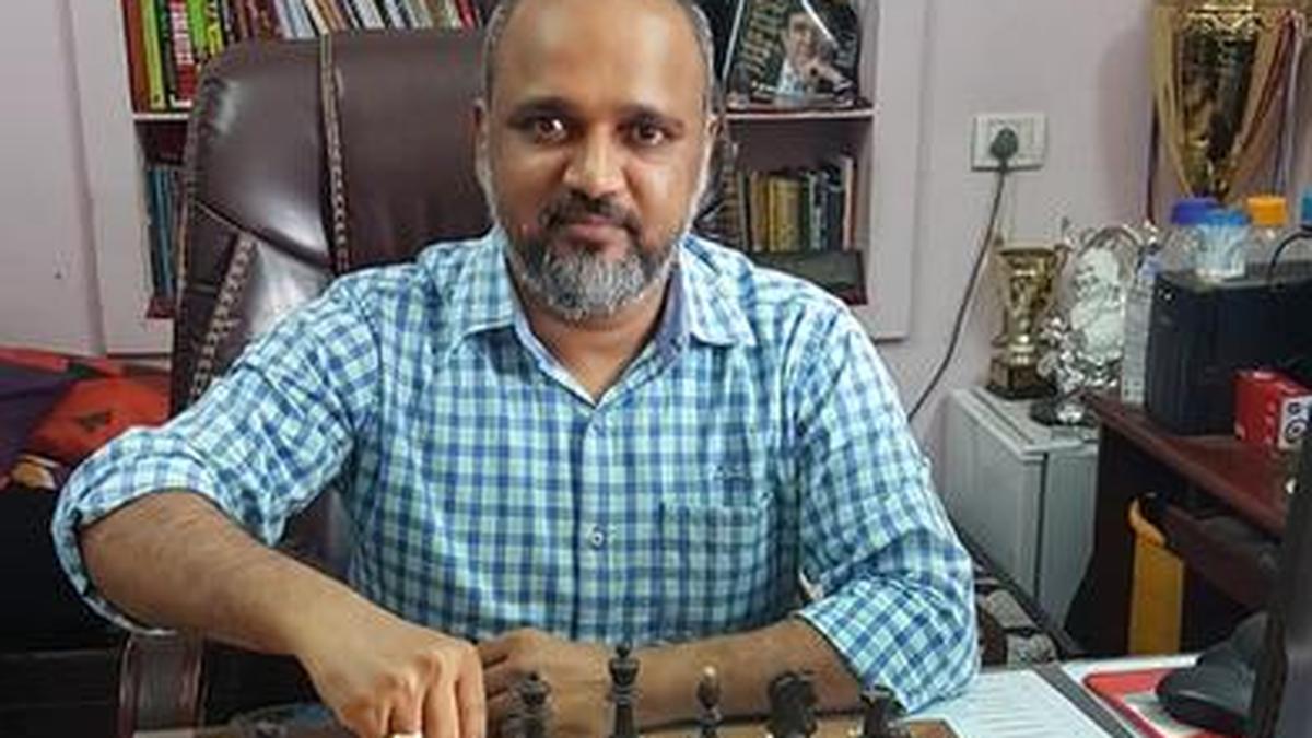 Coaching chess online has its own challenge, says coach Raju - The Hindu