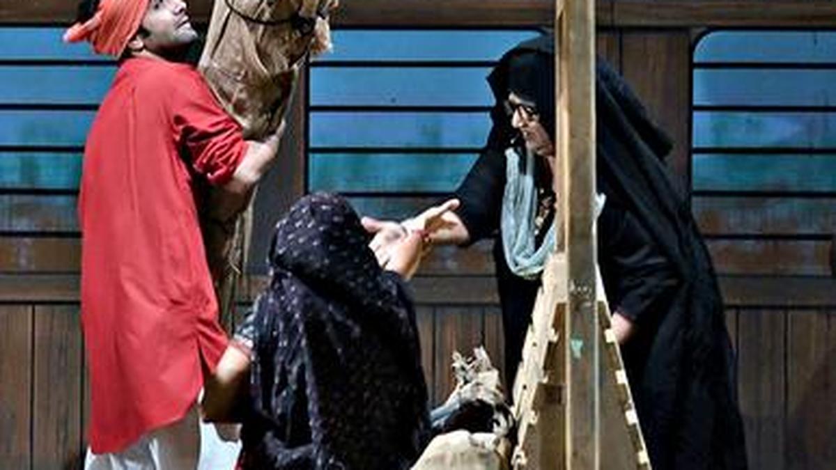 Citizens review 'Aurat! Aurat! Aurat!': A delightful play - The Hindu