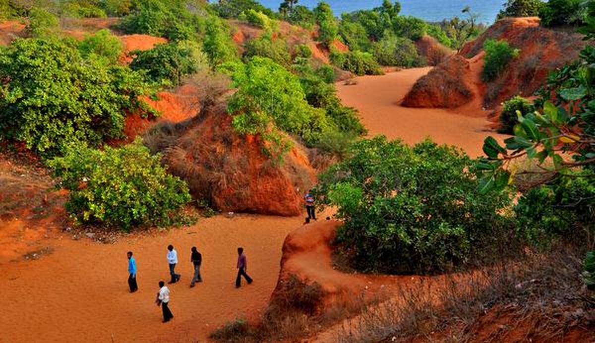 Vizag’s Erra Matti Dibbalu cries for attention - The Hindu