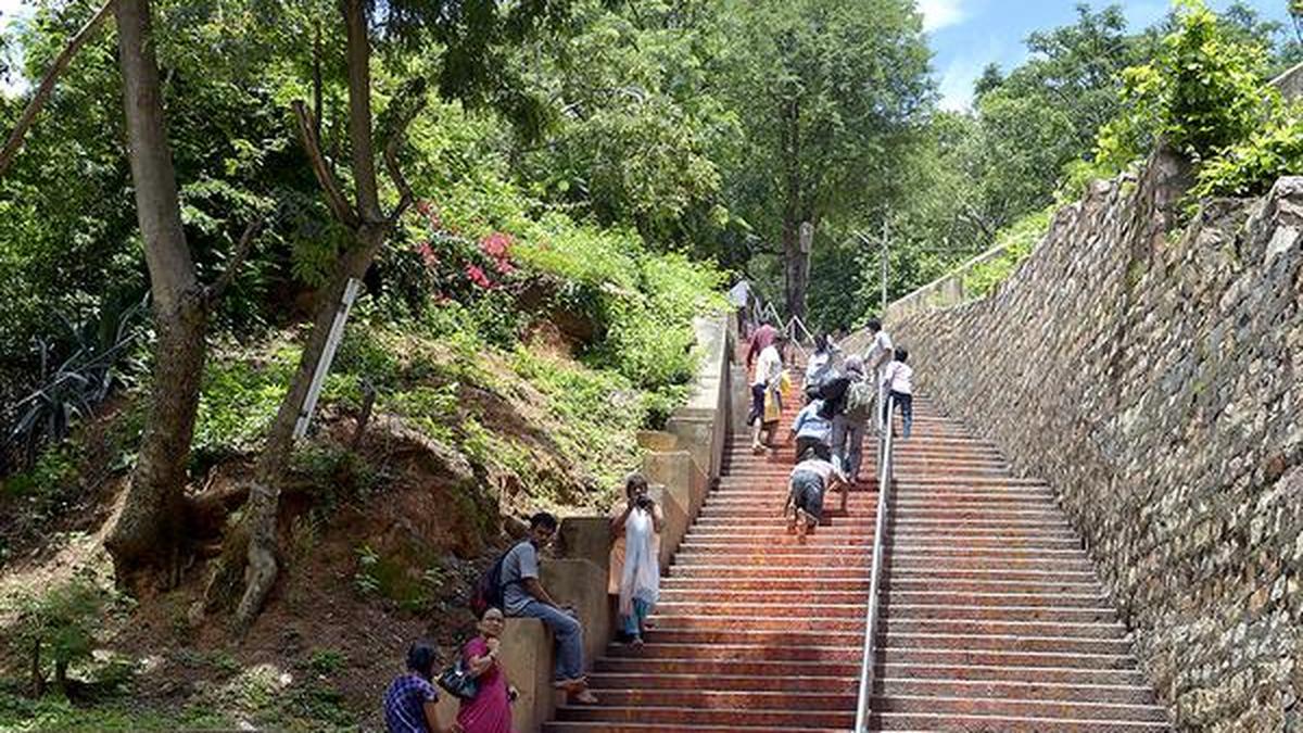 SCPCR to look into safety of children on Tirumala footpath on Sept. 14 ...
