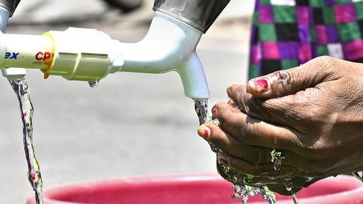 Bengaluru Water Crisis| ₹1 lakh fine for using drinking water for non-essential purposes in ...