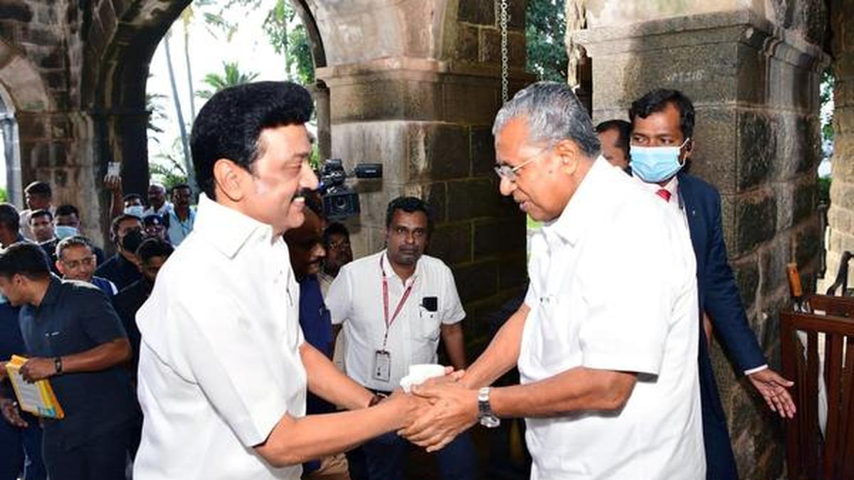 Pinarayi Vijayan holds talks with M.K. Stalin - The Hindu