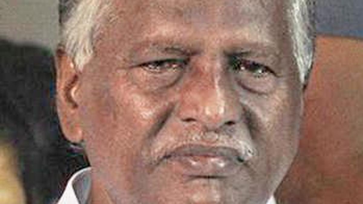 1989 Assembly ruckus: K.P.Munusamy slams Su.Thirunavukkarasar - The Hindu