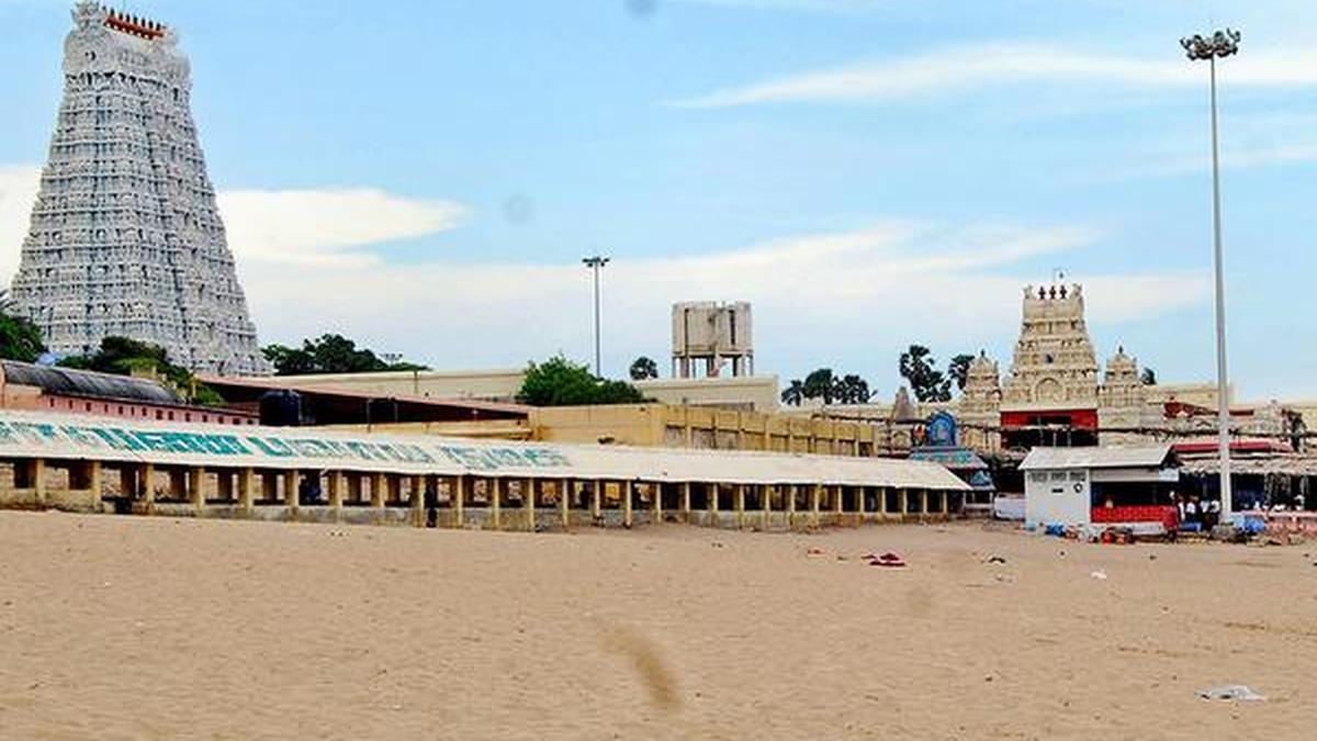 Full bench commences hearing in Tiruchendur temple case - The Hindu