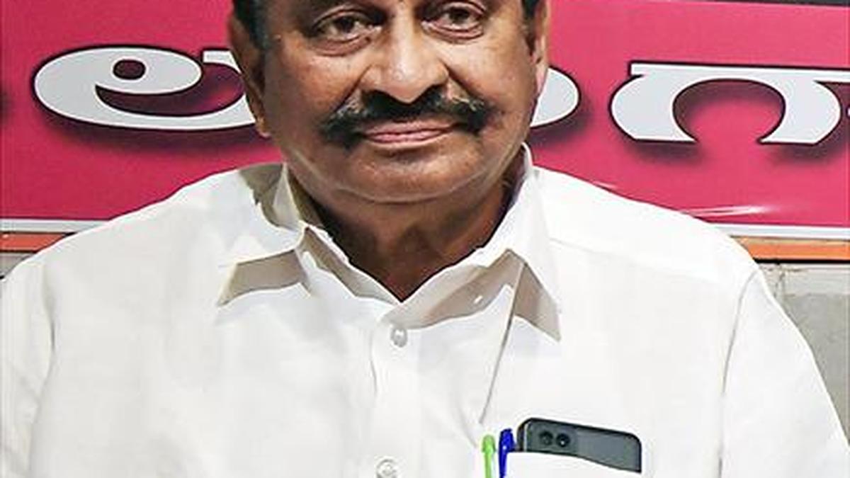 People hating money and liquor politics of TRS and BJP in Munugode ...