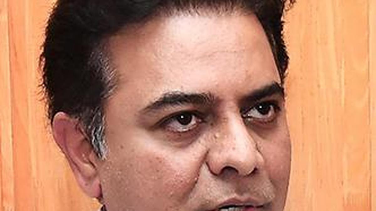 KT Rama Rao opens ‘Gajam Govardhana Telia Rumal Art Gallery’ in ...