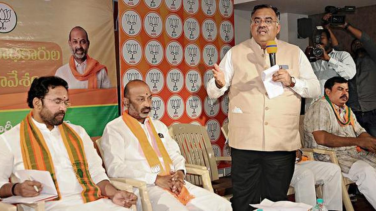 KCR trying to form a ‘weak and disabled’ govt. at the Centre: Tarun ...