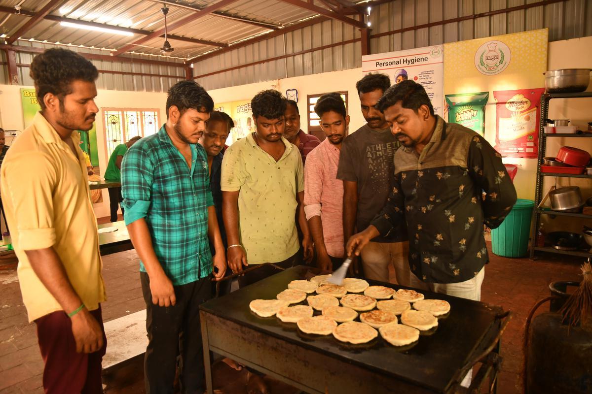 Watch| Madurai man teaches you how to flip parottas like a pro - The Hindu